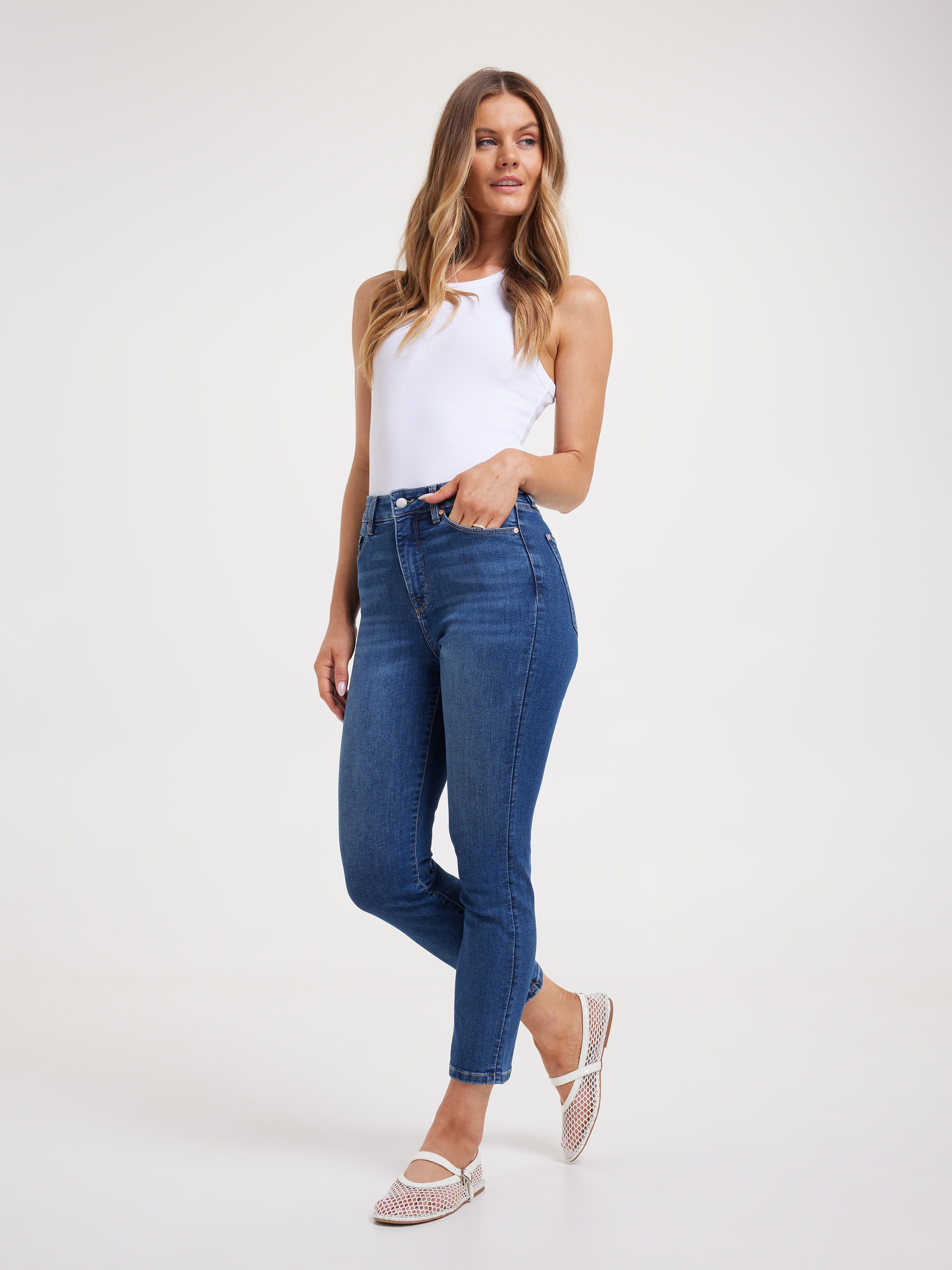 Reformed Sky High Slim Crop Jean Belgium Blue - Just Jeans Online