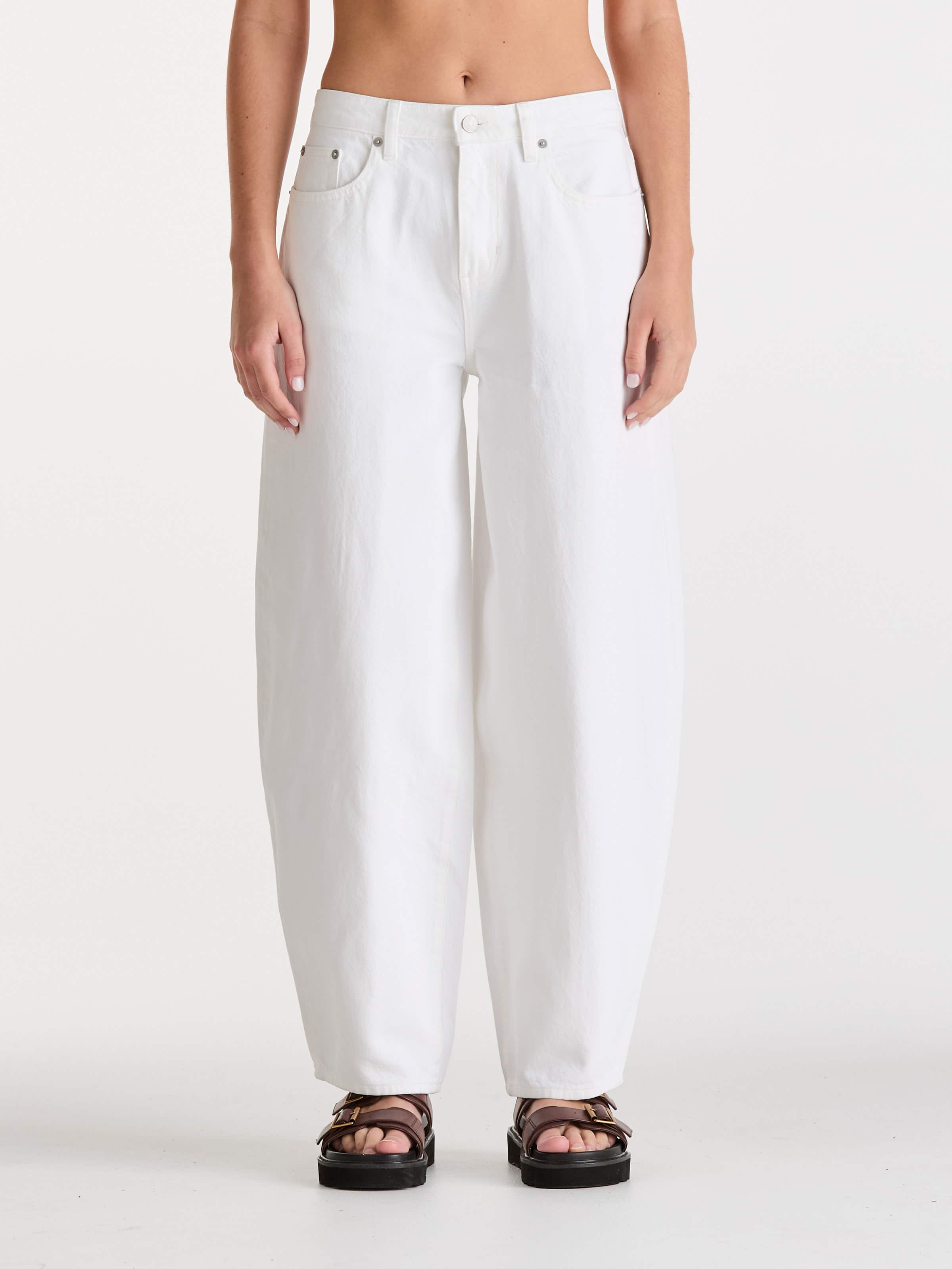 Mid Barrel Jean In Bright White - Just Jeans Online