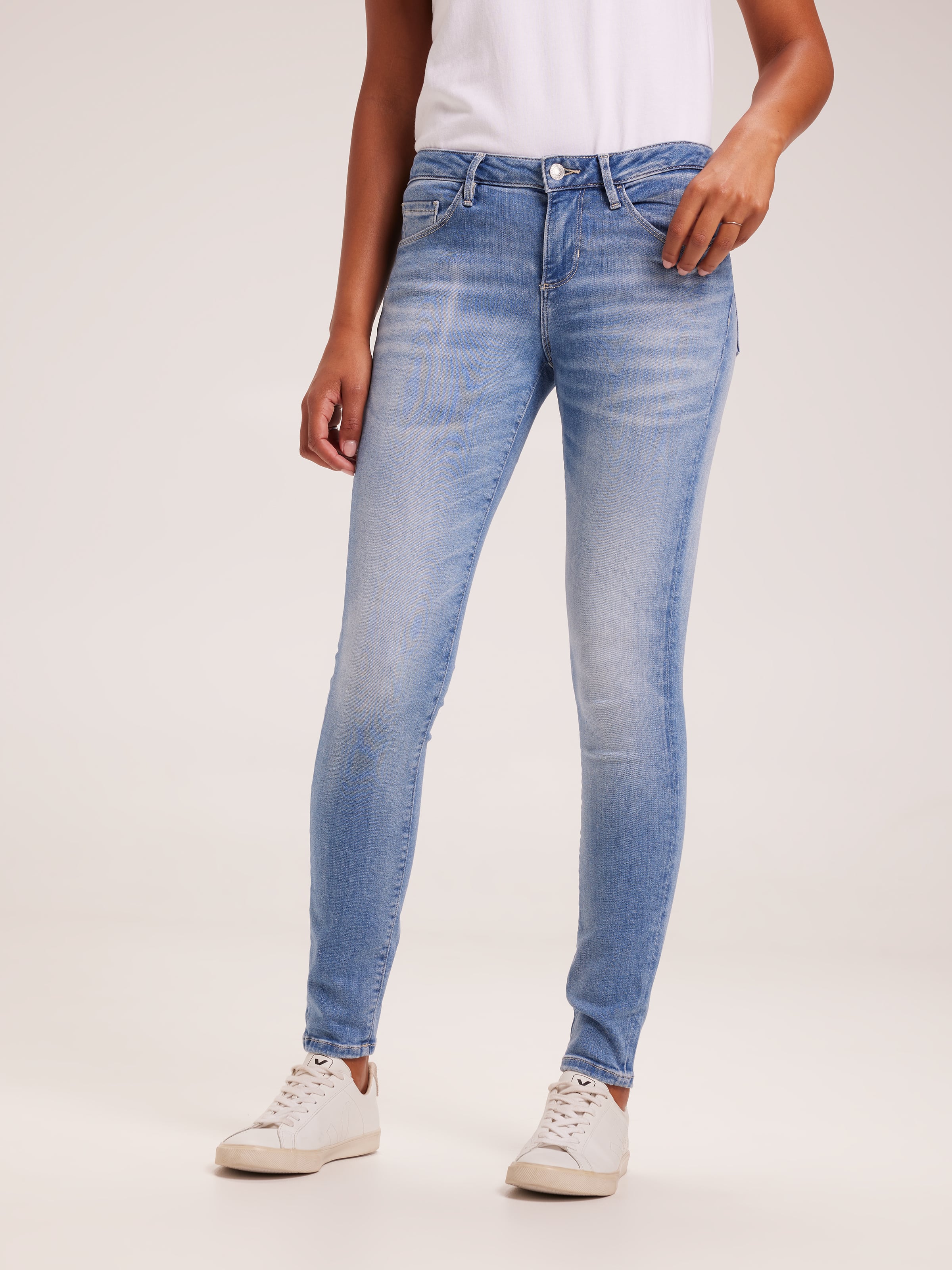 Annette Mid Rise Skinny Jean In Carrie Light Denim - Just Jeans Online