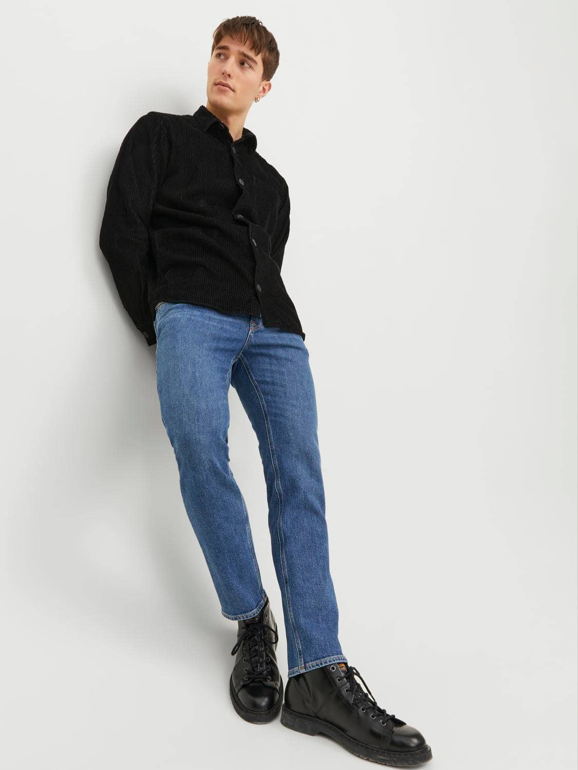 Clark Regular Slim Straight In Mid Blue Denim - Just Jeans Online