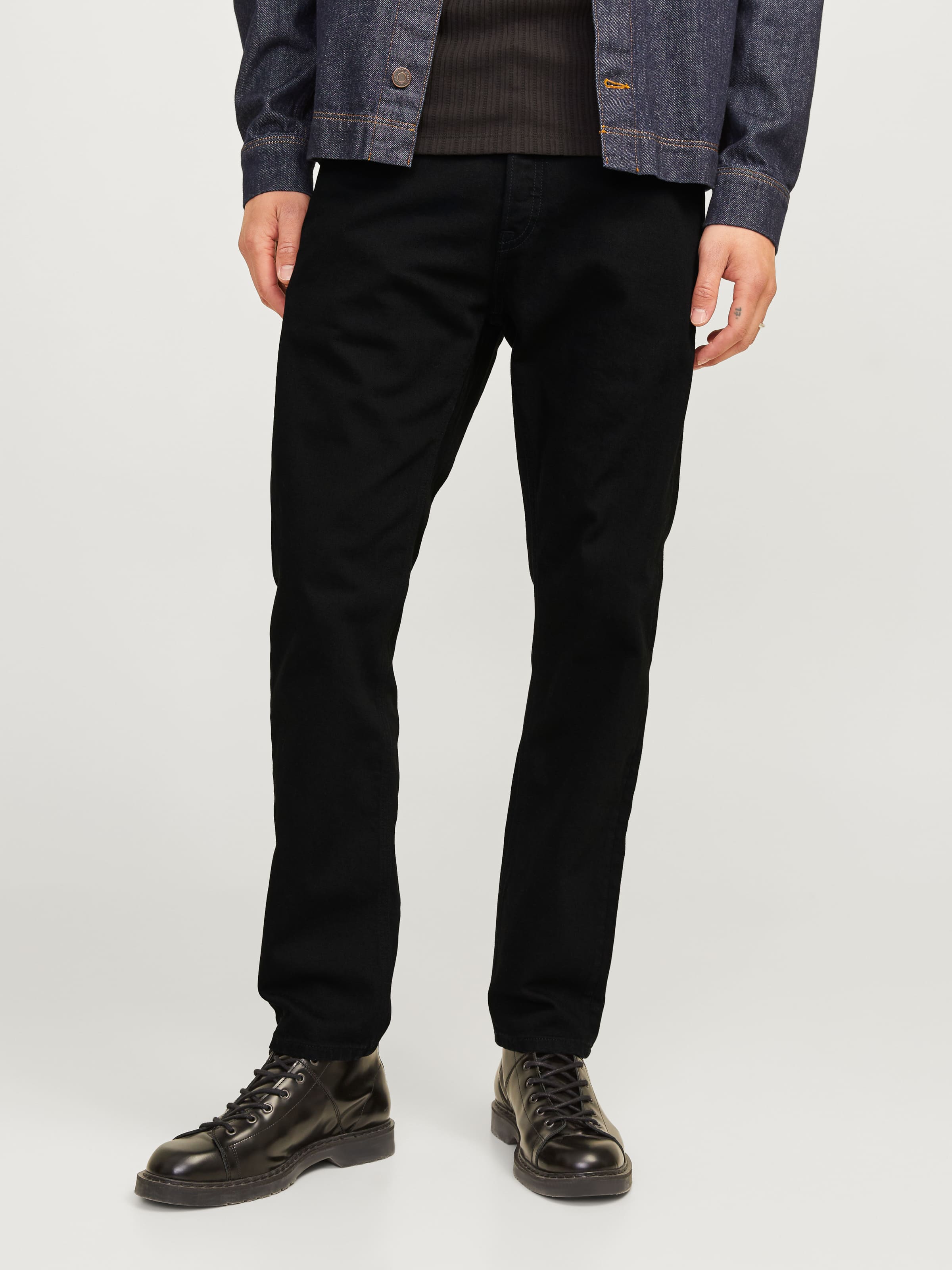 Tapered Mike Original In 553 Black Jean Black - Just Jeans Online